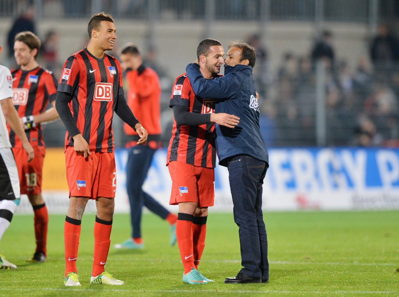 Nasen- und Jochbeinbruch: Blut-Schock für Pechvogel Julian