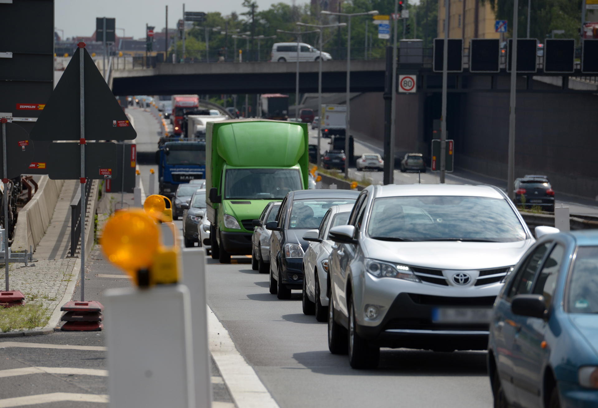 Stau: Ferien-Start mit Hindernissen