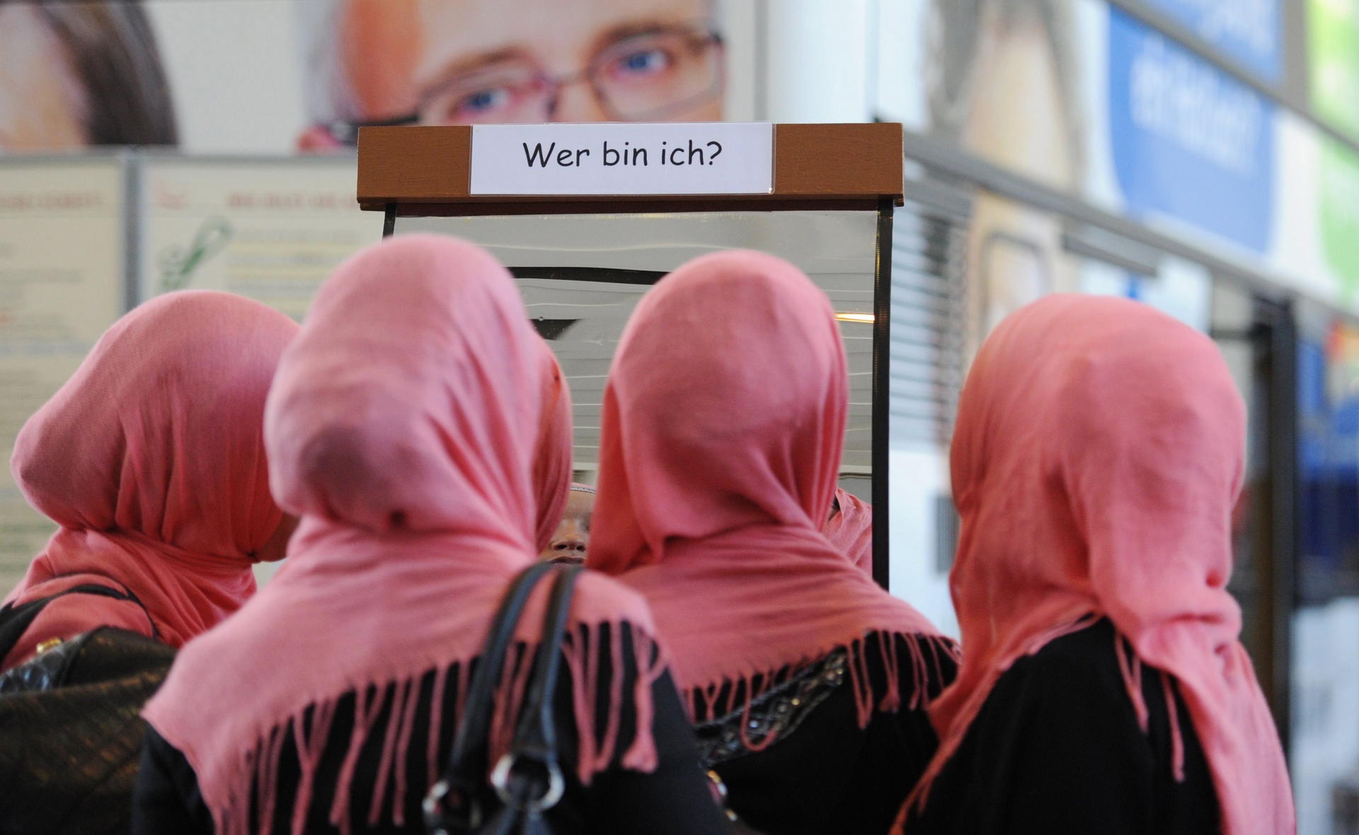 Exklusive Forsa-Umfrage: Berliner wollen das Kopftuch aus den ... Exklusive Forsa-Umfrage: Berliner wollen das Kopftuch aus den ...