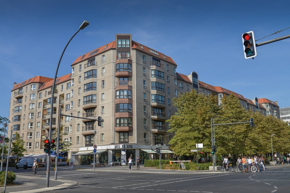Die Plattenbauten an der Wilhelmstraße in Berlin-Mitte: Jetzt kommt ein ...