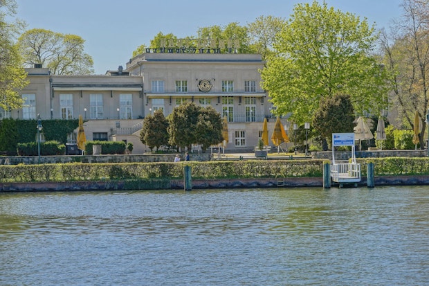 Partys, Spargel und Bier: Wird das Haus Zenner in Berlin-Treptow wieder ...