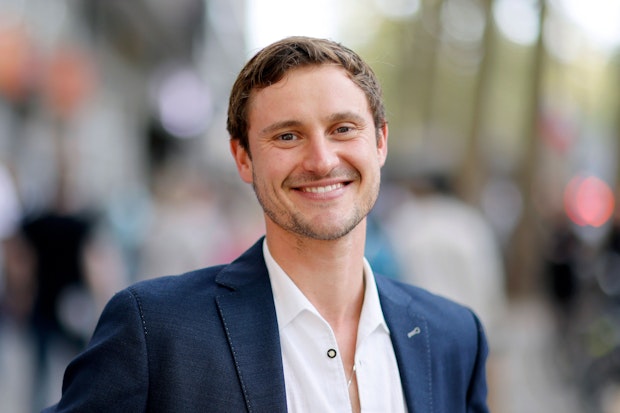 Frédéric Brossier als Rio Reiser! Kaum zu glauben: Dieses ...