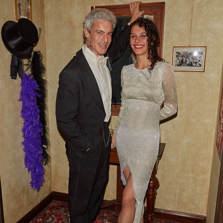 „Kommissar Rex“ Gedeon Burkhard: Der Schauspieler lebt in einer ...