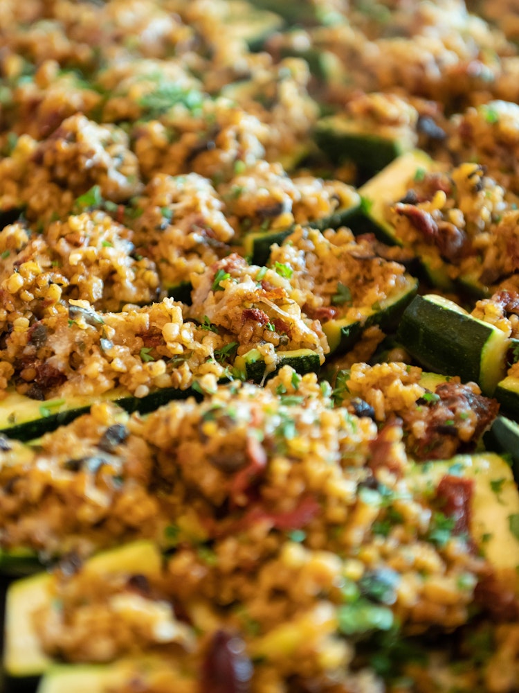 Geniales Rezept mit Zucchini! Gefüllte Zucchini mit Hackfleisch und ...