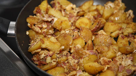 Rezept aus der DDR: Kennen Sie noch „Hoppel Poppel“? Dieses Gericht ist ...