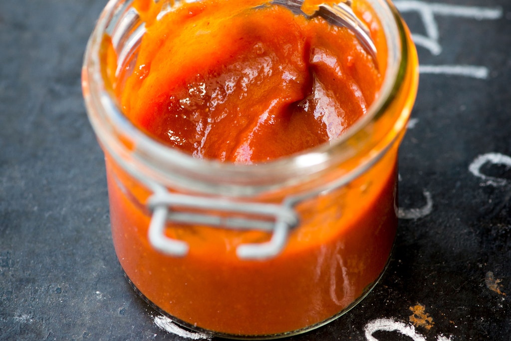 Super fruchtigen Ketchup einfach selber machen – gelingt auch ohne Zucker Super fruchtigen Ketchup einfach selber machen – gelingt auch ohne Zucker