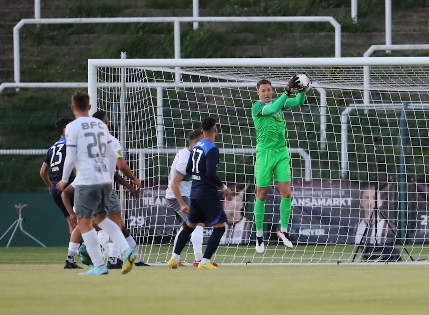 BFC-Torwart Matthias Hamrol will von Lob nichts wissen, aber auch nichts über eine Sturmflaute hören