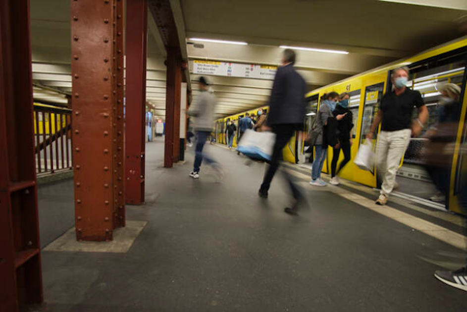 UPDATE! Schäden am Bahnhof-Tunnel: Hochhaus-Baugrube am Alex bringt U ...
