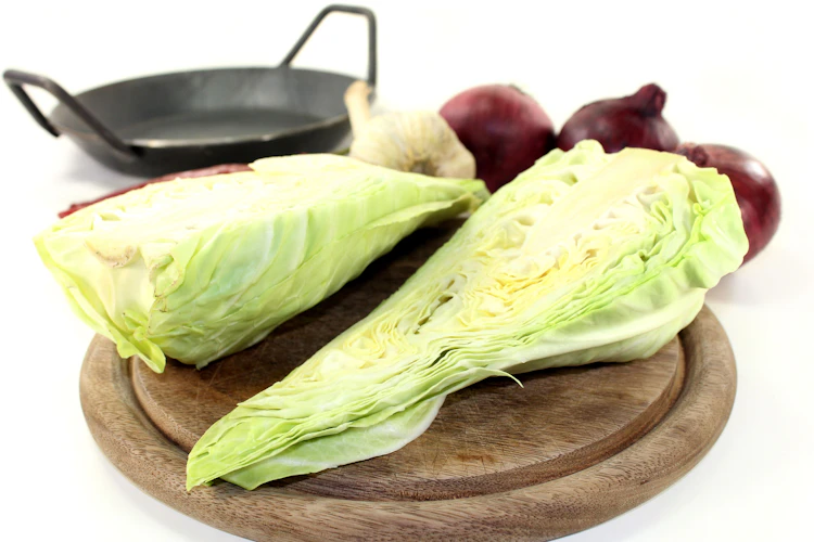 Wie bei Oma: Das geniale Rezept für Spitzkohl aus dem Ofen – einfach ...