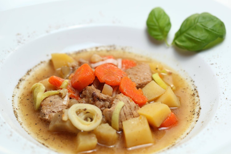 Wie bei Oma: Der traditionelle Pichelsteiner Eintopf – das beste Rezept ...