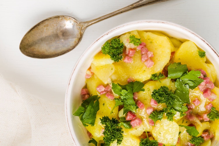 Herbstlich und lecker! Rezept für warmen Kartoffelsalat: So wird die ...