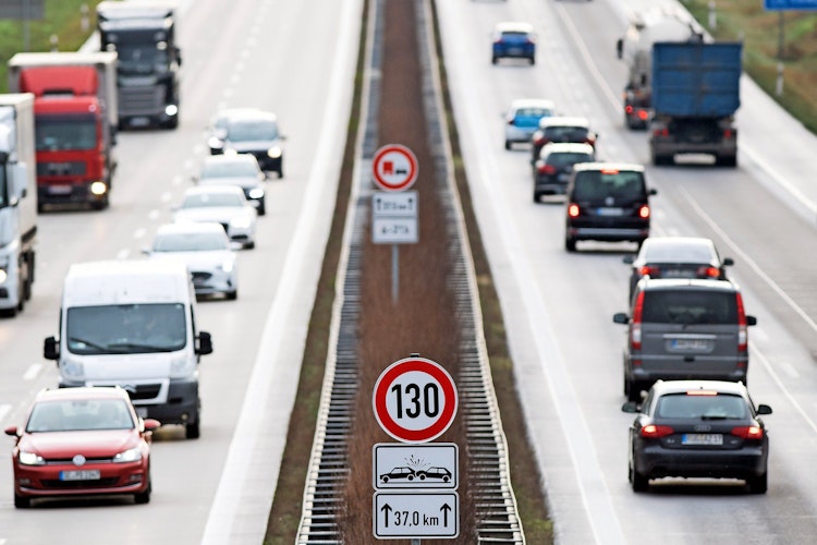 Bund beendet Tempolimit auf der A13 , trotz weniger Unfällen und Verletzten