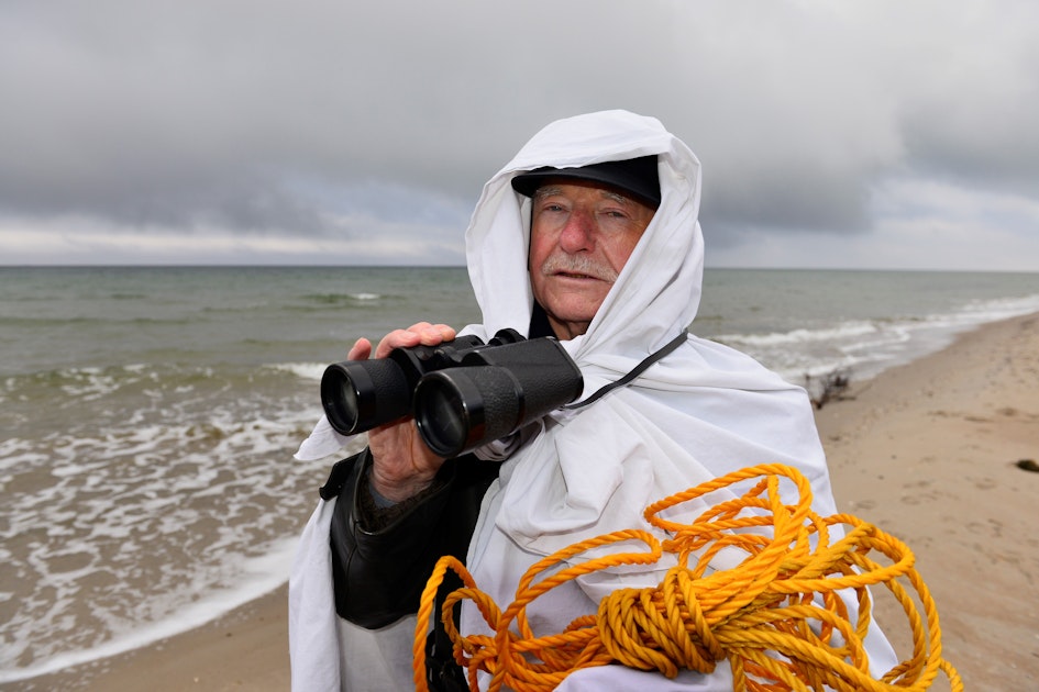 Über die zugefrorene Ostsee in die Freiheit – ein Bettlaken war Hans ...
