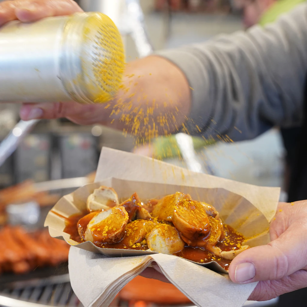 4 besondere Currywurst-Buden in Berlin