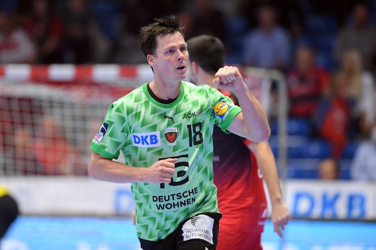 Schock für die Füchse Berlin: Weltmeister Hans Lindberg bricht sich die ...