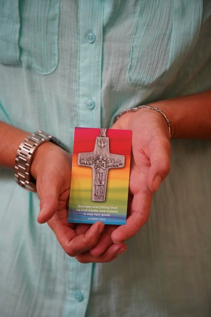 Mit Daten Von Dating Apps Katholischer Verband Macht Jagd Auf Schwule Priester