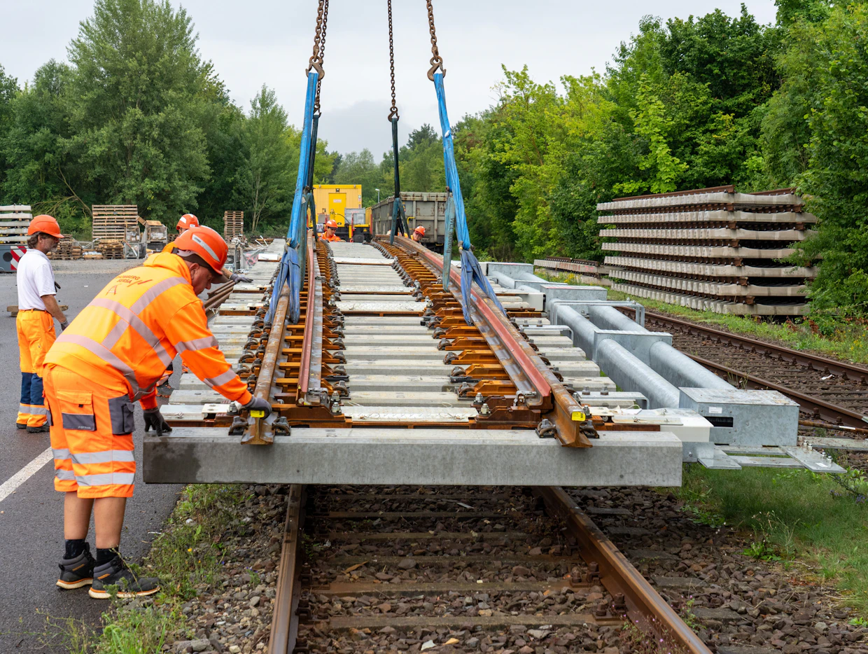 Bahnstrecke Berlin-Hamburg gesperrt! Alle Infos für ICE-Reisende und ...