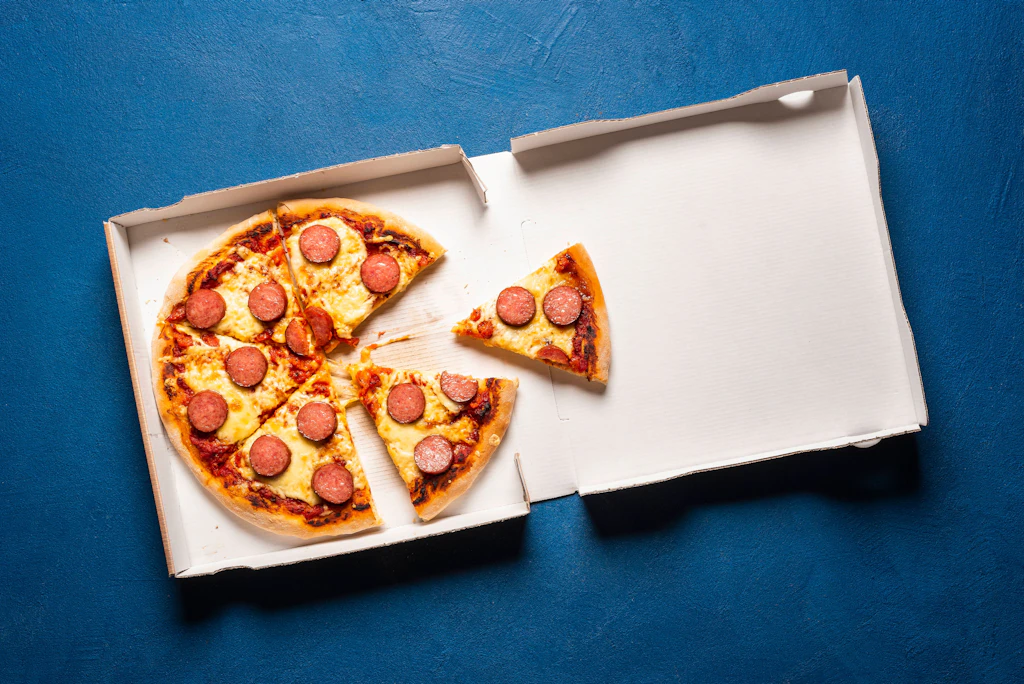 Friedrichshain-Kreuzberg startet Aktion „Pizza finito? Karton rein!“